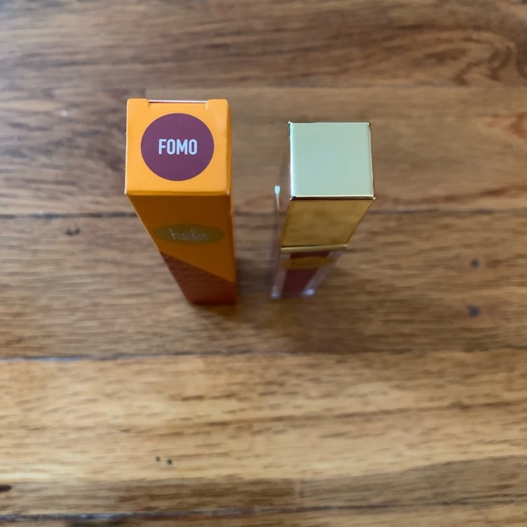 Hola Neon | Makeup | Hola Neon Velvet Liquid Lipstick Fomo | Poshmark